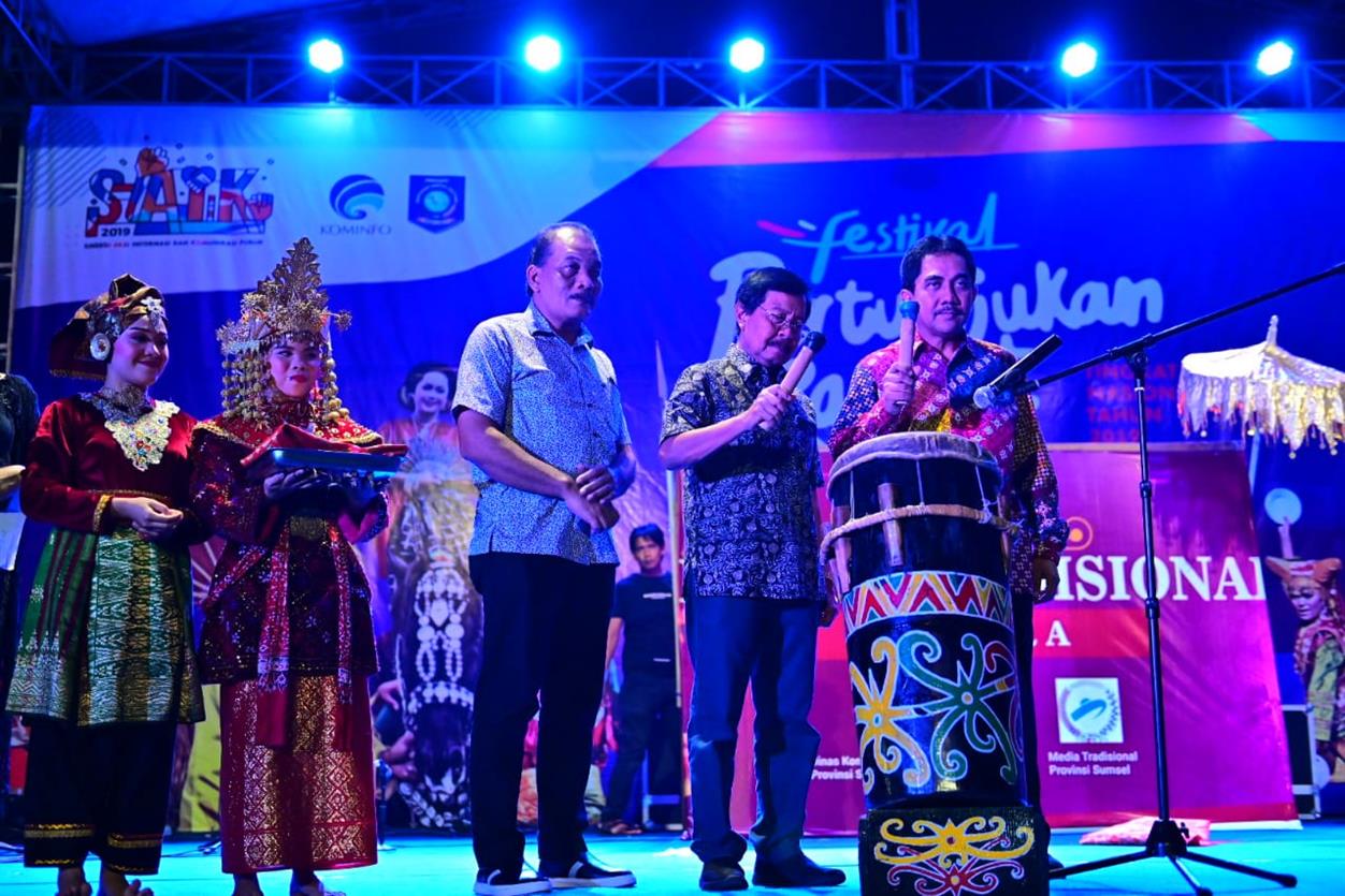 Dirjen IKP Kemenkominfo Ajak Humas Pemerintah Bangun Persepsi Positif ... Dirjen IKP Kemenkominfo Ajak Humas Pemerintah Bangun Persepsi Positif ...